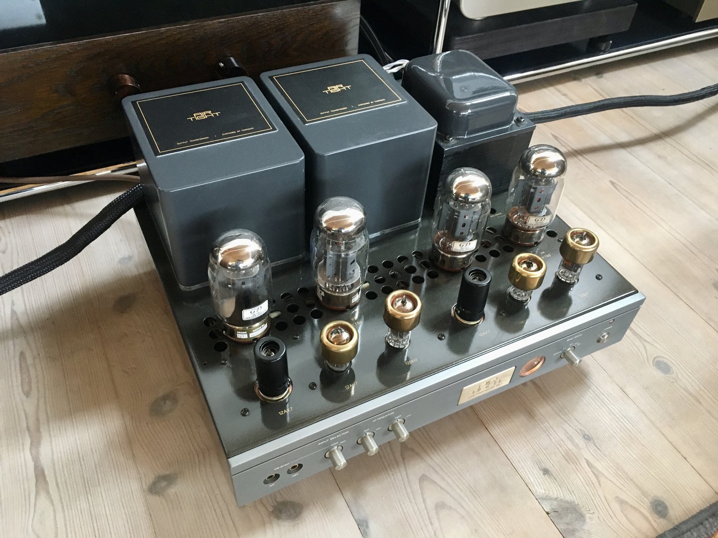 * SOLGT * Air Tight ATM-2 | Hifisentralen