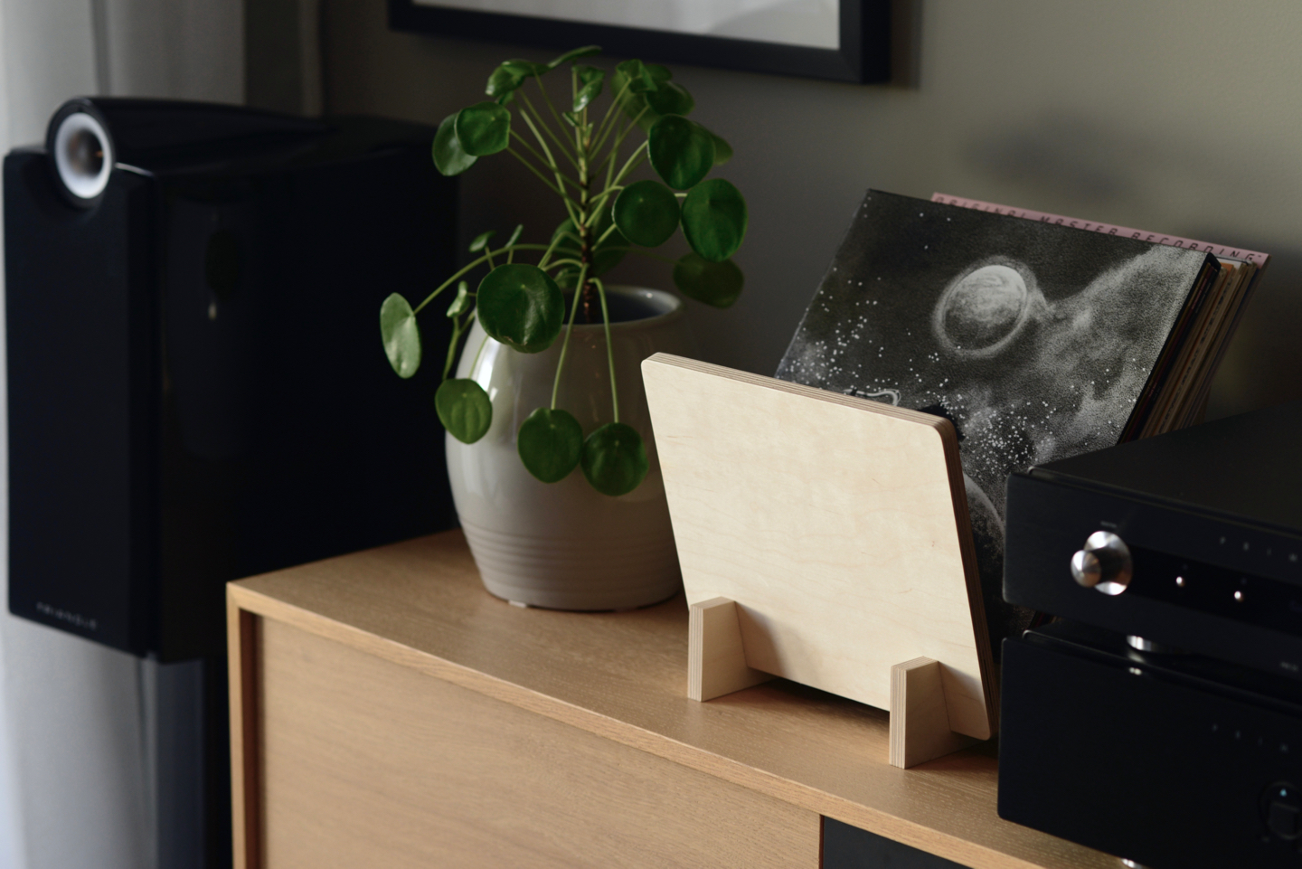 Butikk - Lydglede L1 Bjørk LP-stativ - norskprodusert | Hifisentralen